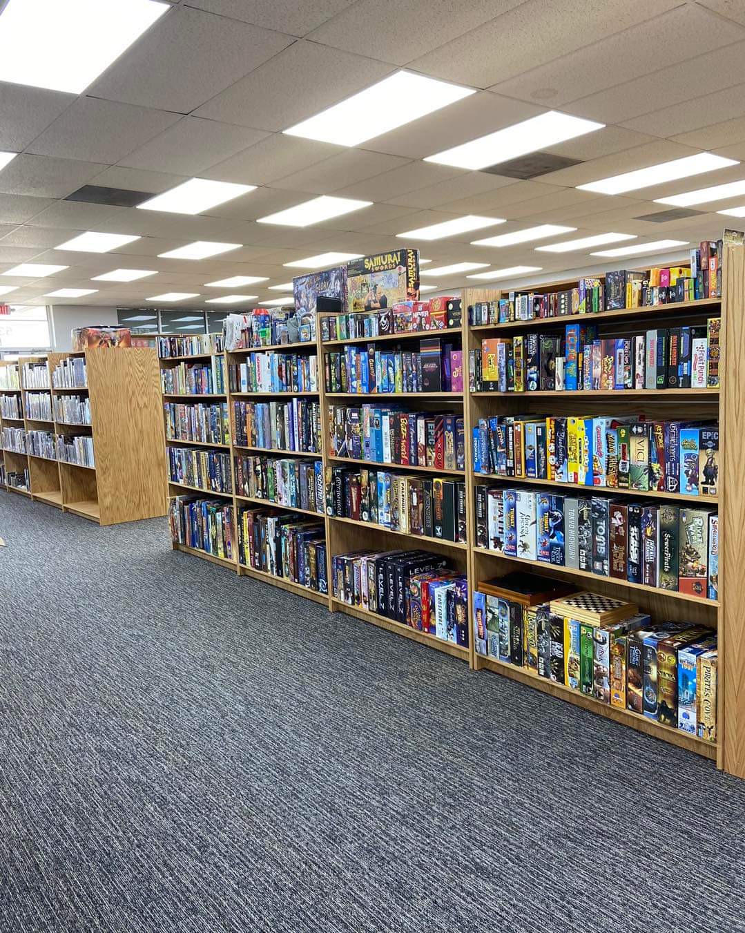 Gondola – Game Store Displays